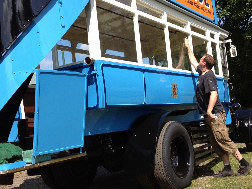 B-Type Bus breaks cover and basks in sunshine… – Beamish Transport Online