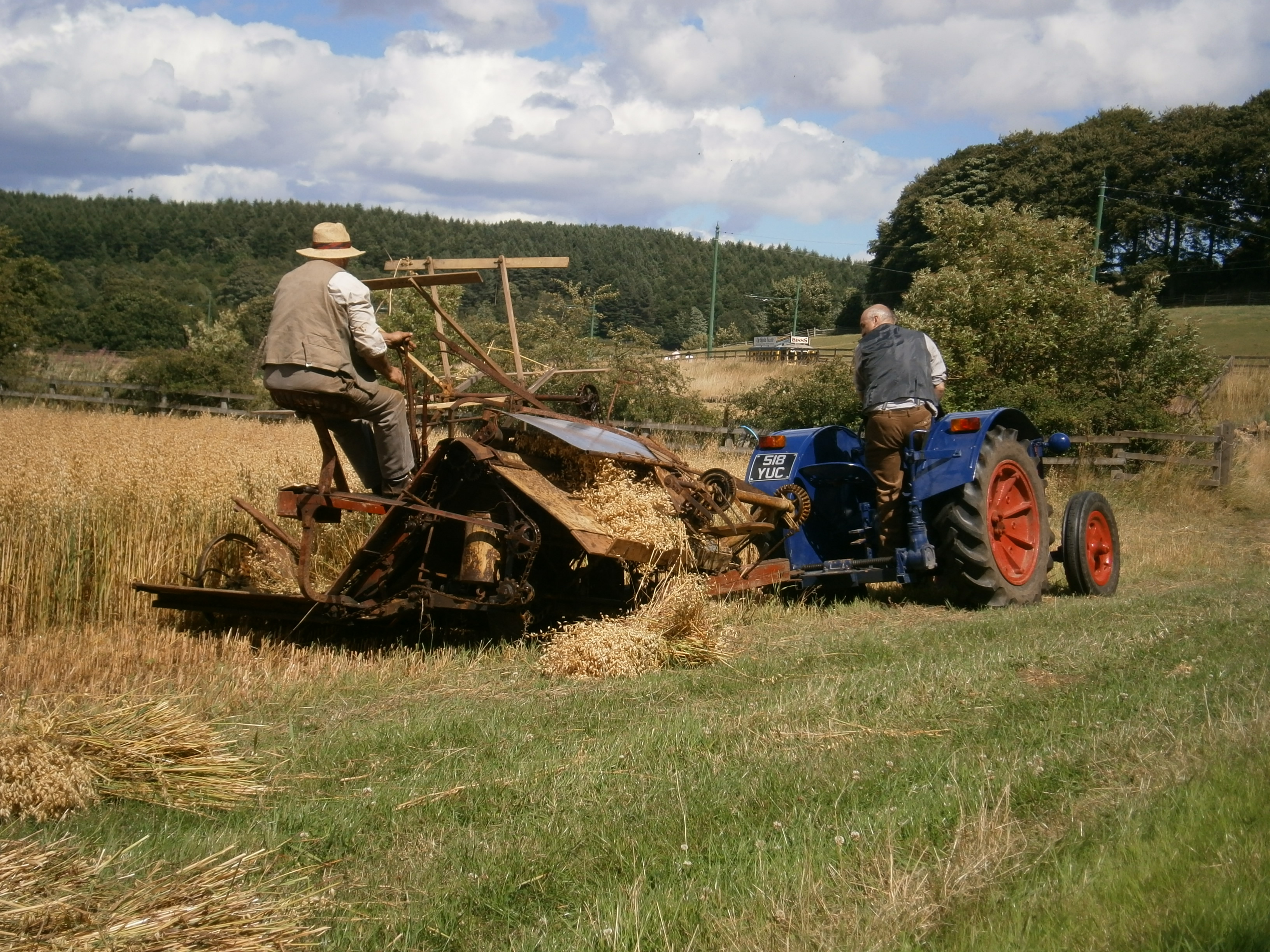 Machine power on the farm… – Beamish Transport Online