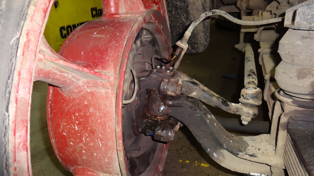 Daimler Bus Replica King-pin Repairs… – Beamish Transport Online